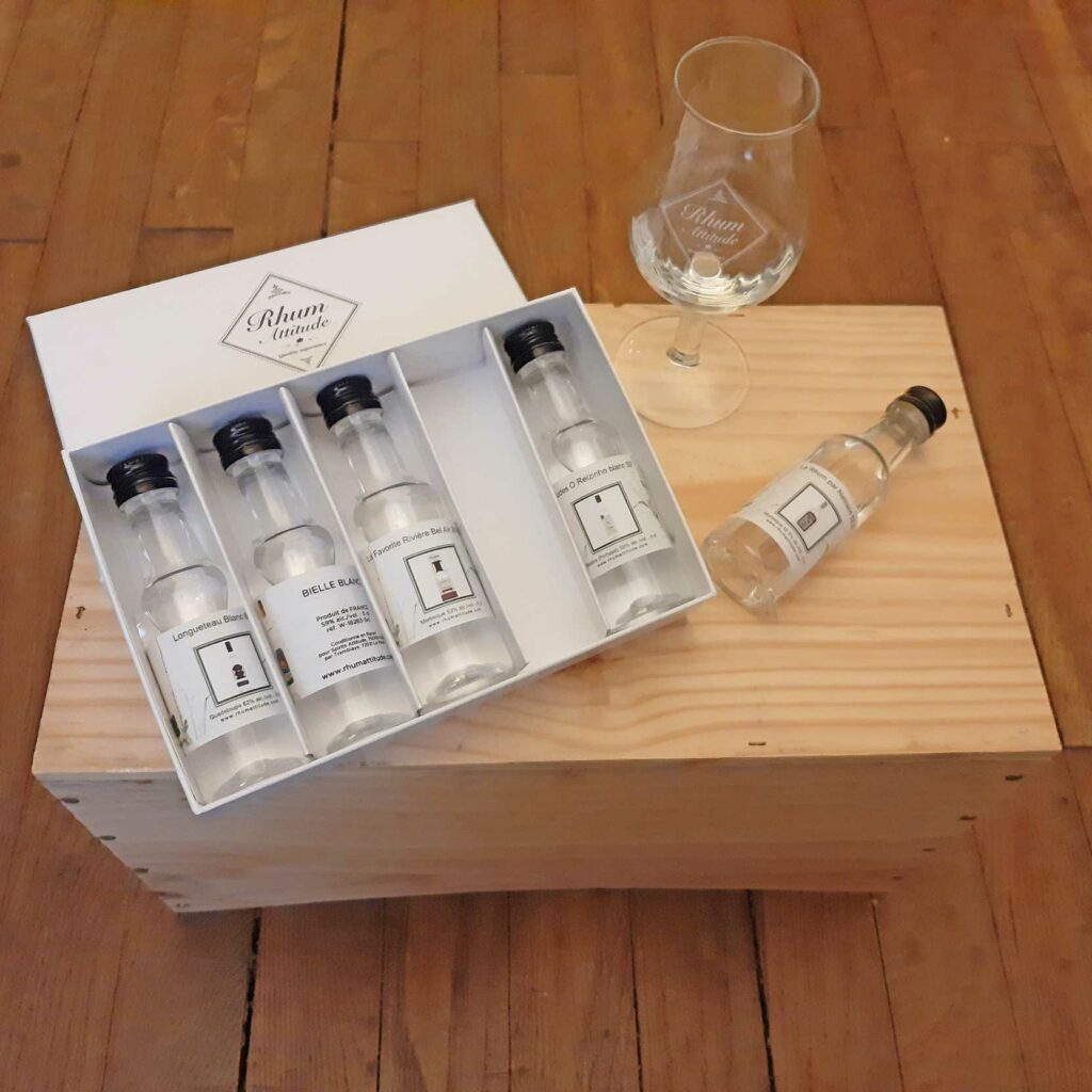 Pack découverte Rhum Agricole Blanc coffret 5 rhums + verre - Rhum Attitude