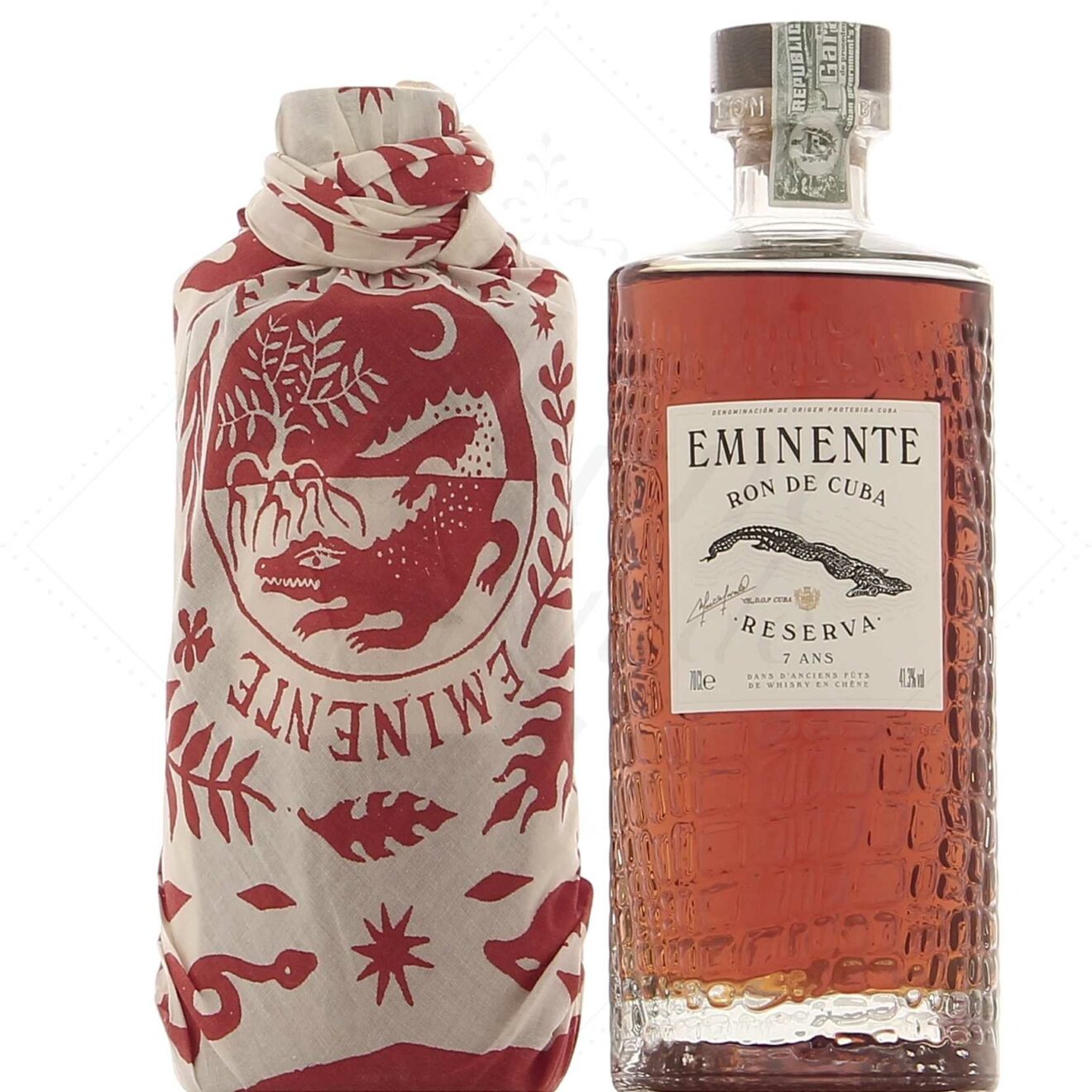 Eminente Reserva 7 ans 41,3° avec un foulard rouge - Rhum Attitude