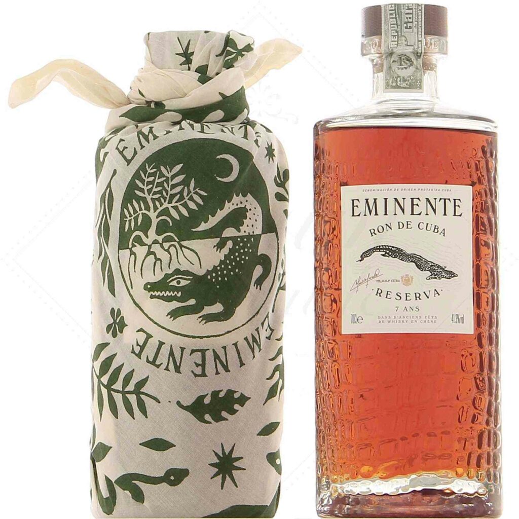 Eminente Reserva 7 ans 41,3° avec un foulard vert - Rhum Attitude